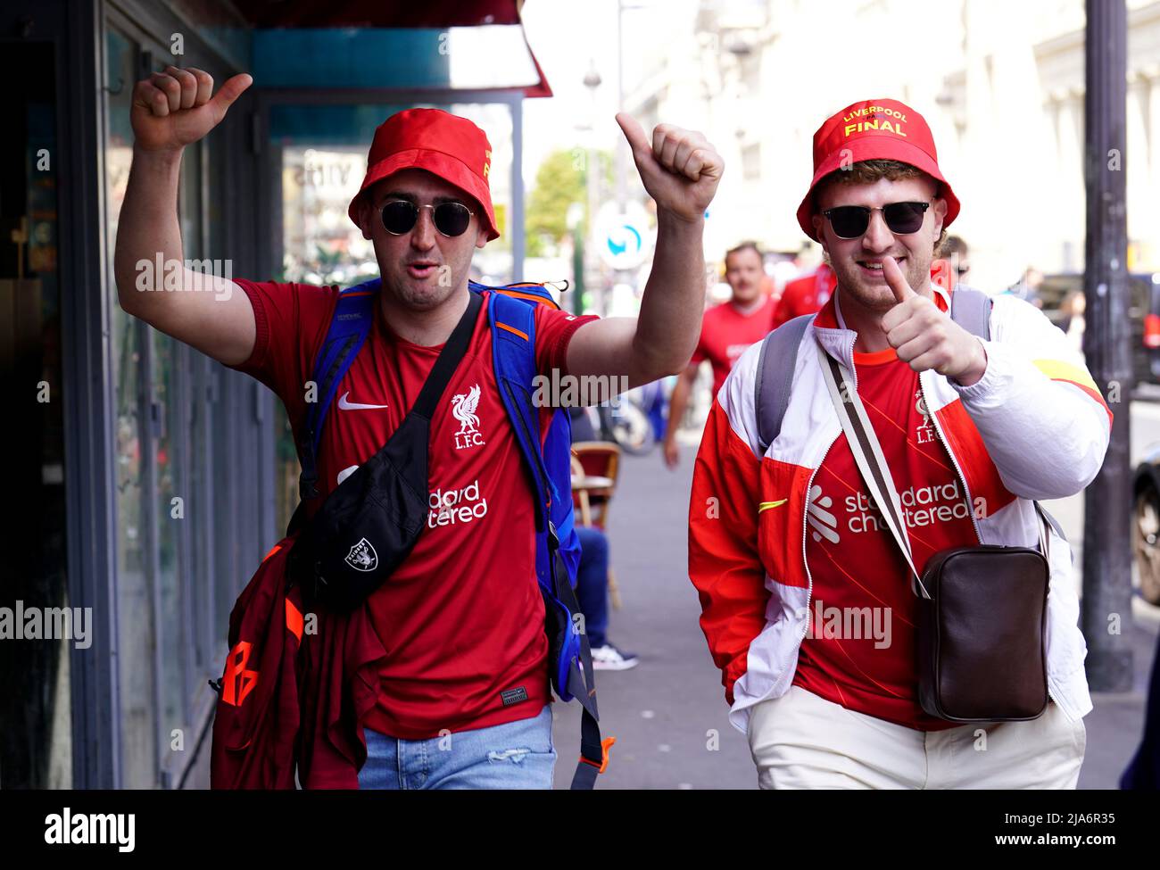 Liverpool fans stade de france hi-res stock photography and images - Alamy