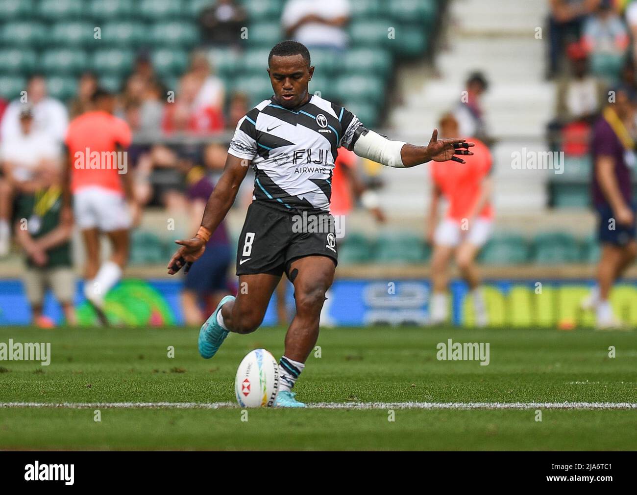 Waisea Nacuqu of Fiji Rugby, restarts the game Stock Photo - Alamy