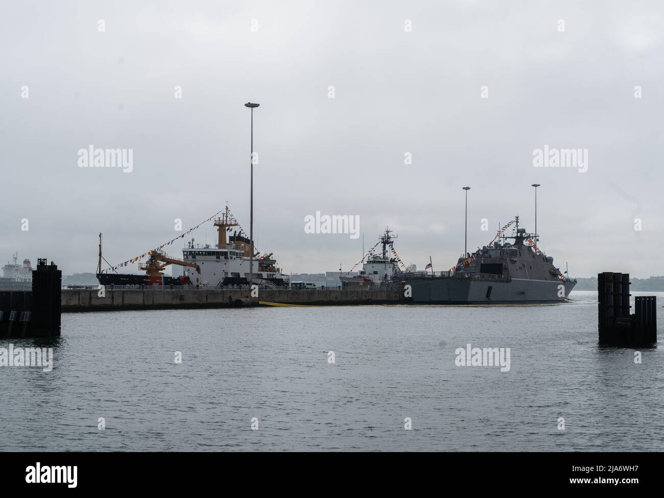 Us coast guard dependable hi-res stock photography and images - Alamy
