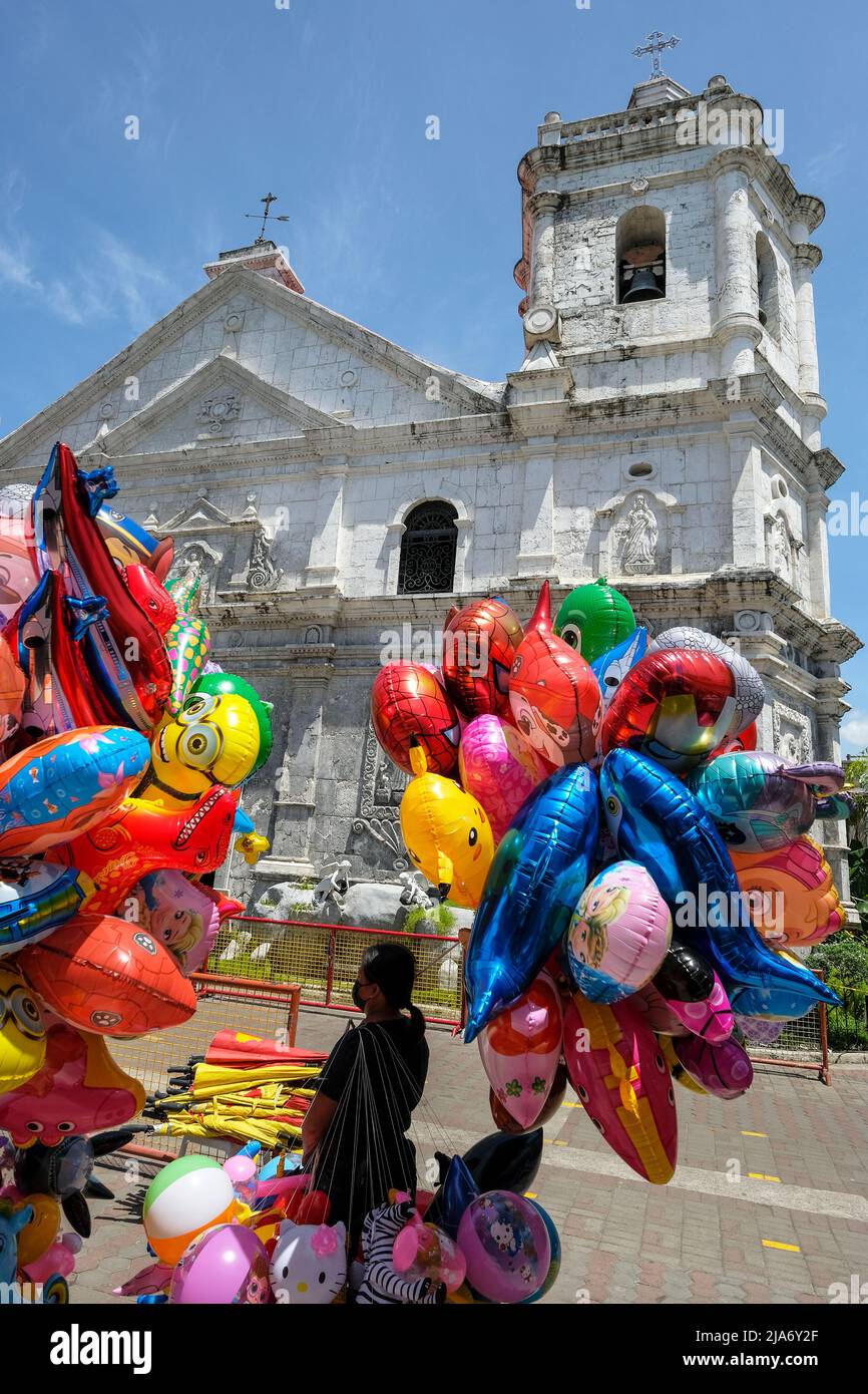 Cebu, Philippines - May 2022: Balloon vendors at the Basilica Minore ...