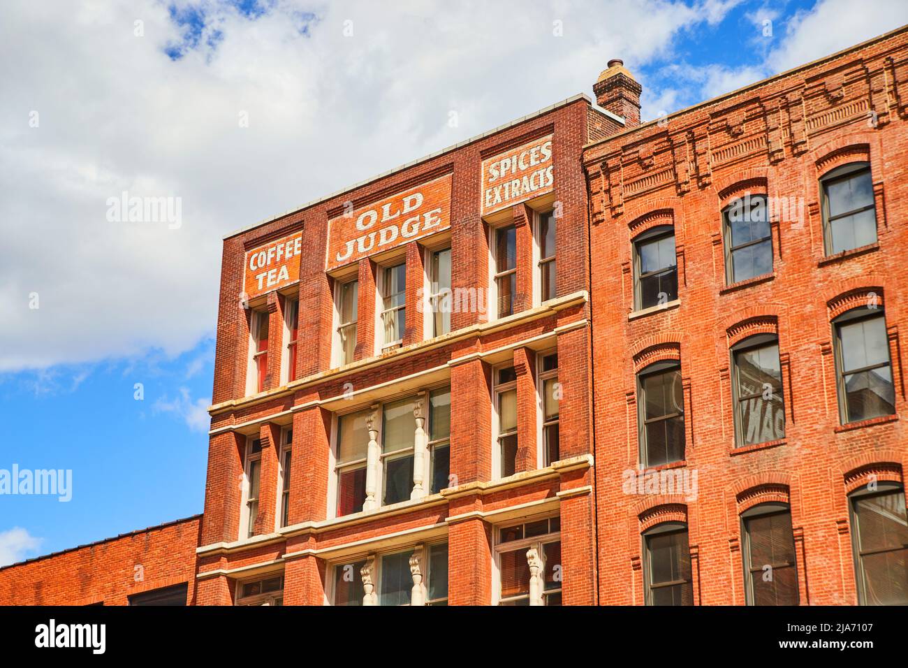 Detail of red brick building in urban area of St. Louis Stock Photo - Alamy