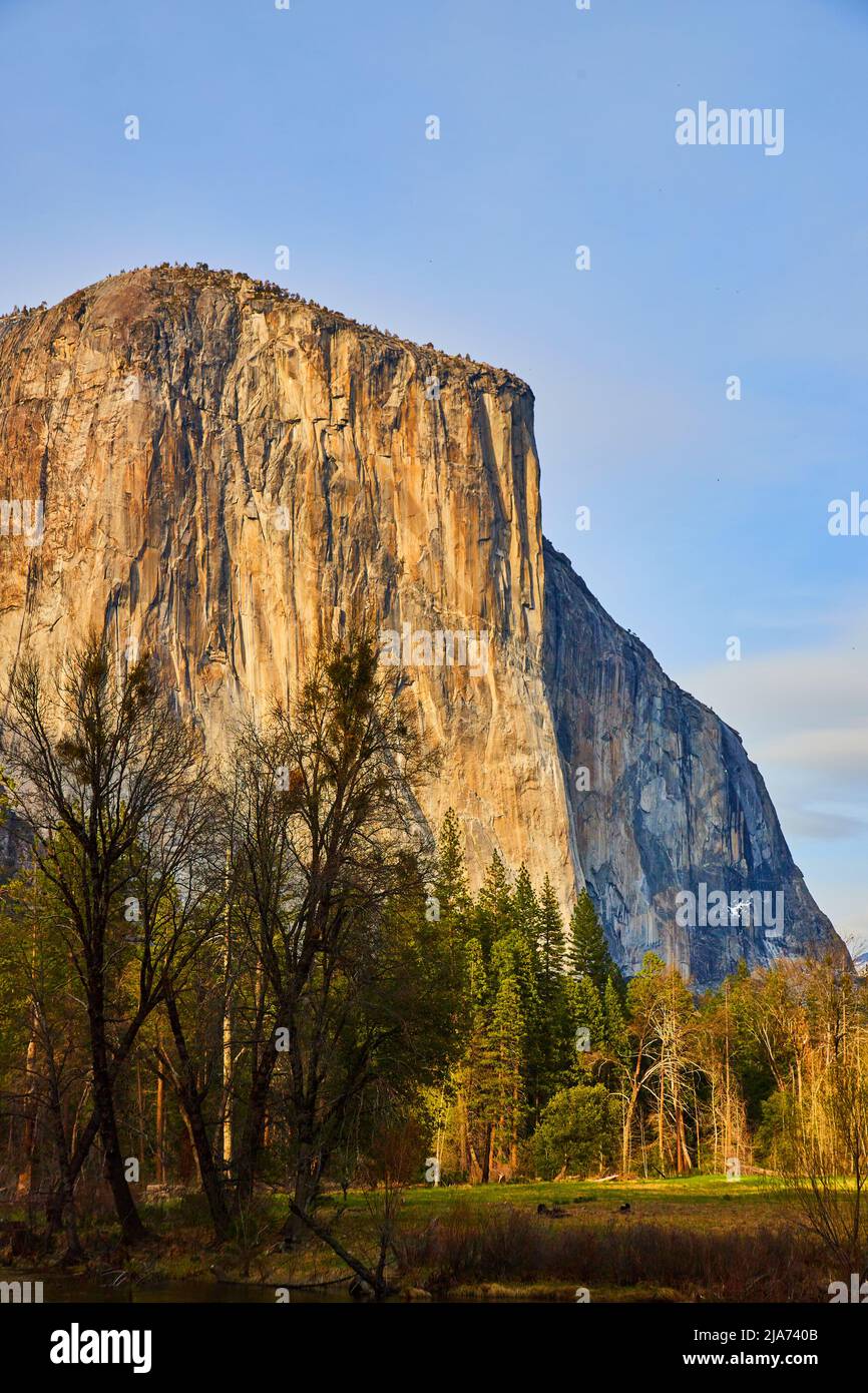 El Capitan at sunset from Valley View in Yosemite Stock Photo - Alamy