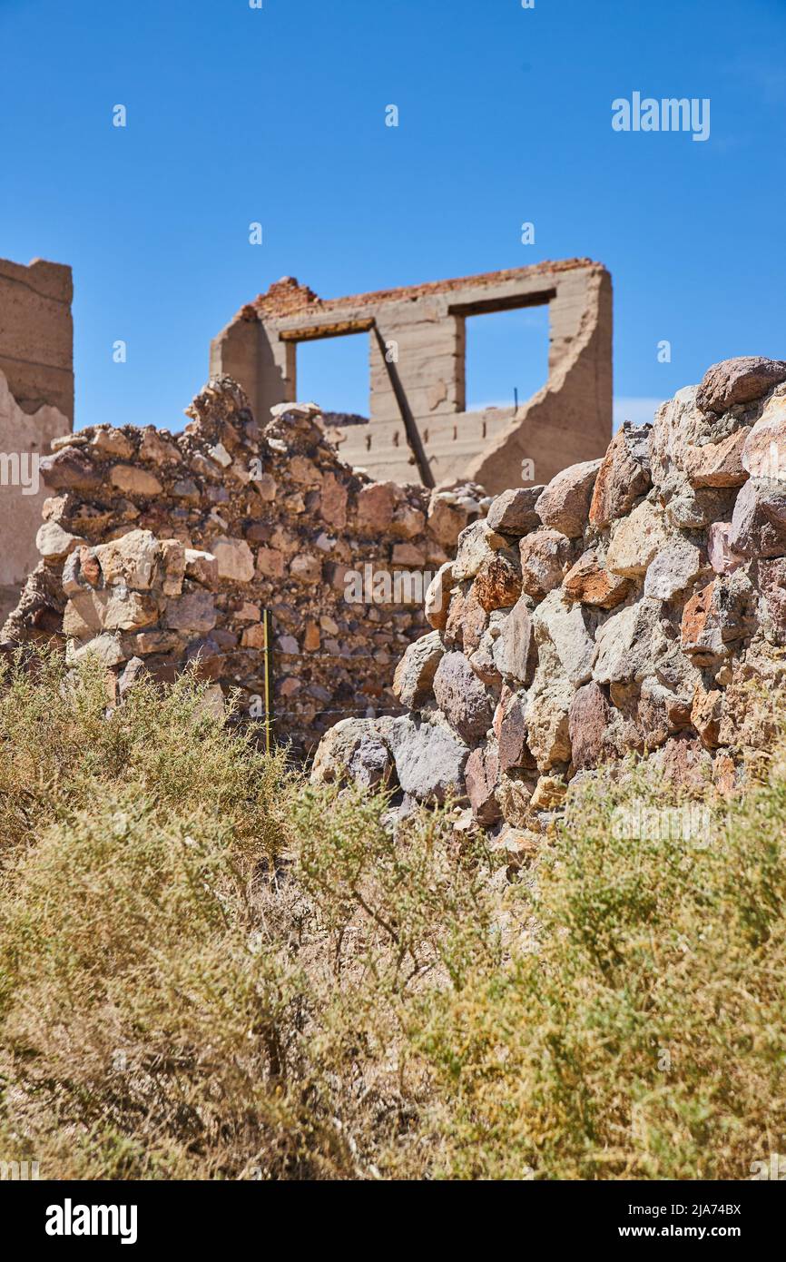 Stone walls in desert hi-res stock photography and images - Alamy