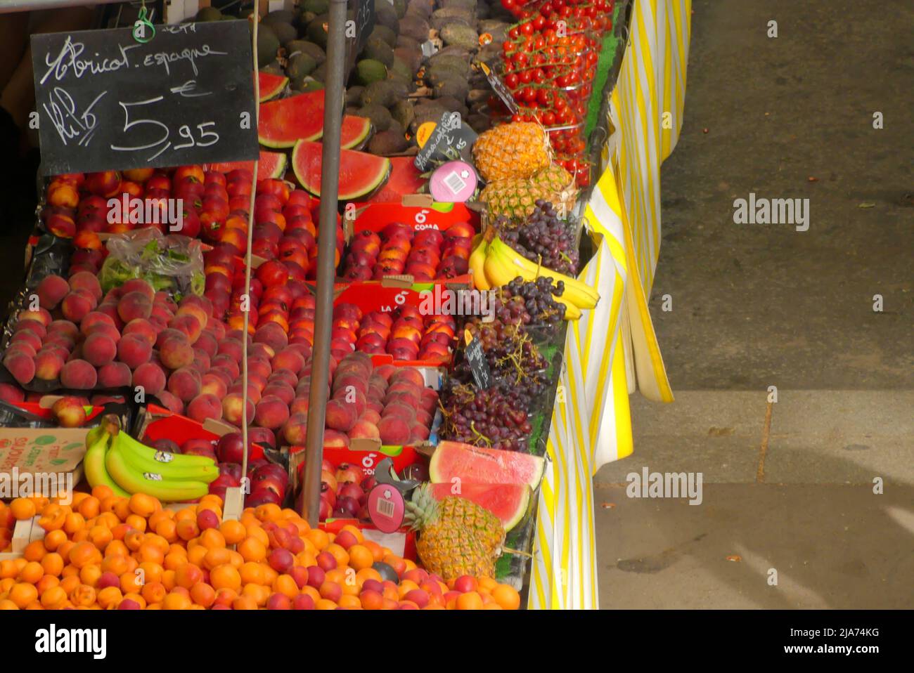 Greengrocer stand hi-res stock photography and images - Alamy