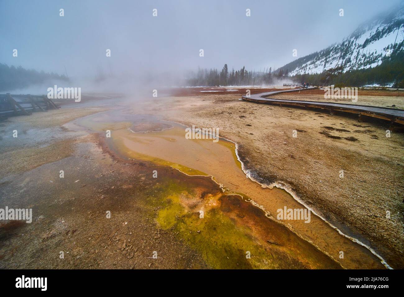 Winter yellowstone boardwalk hi-res stock photography and images - Alamy