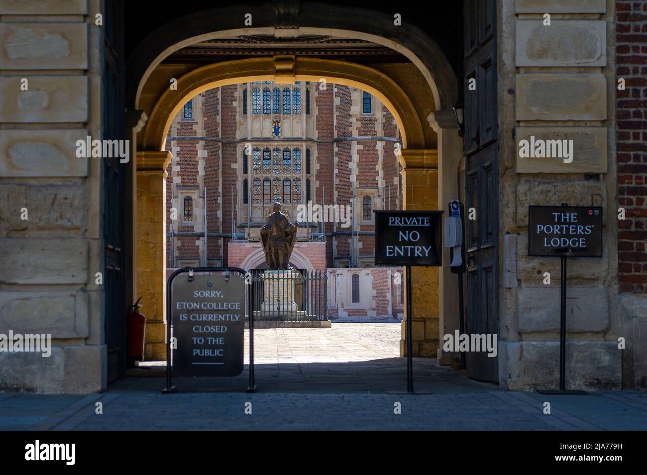 Eton, Windsor, Berkshire, UK. 28th May, 2022. The Eton College Boys are ...
