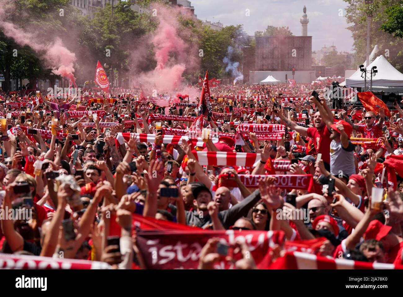 Thousands of Liverpool supporters in a fan zone in Paris, ahead of the ...