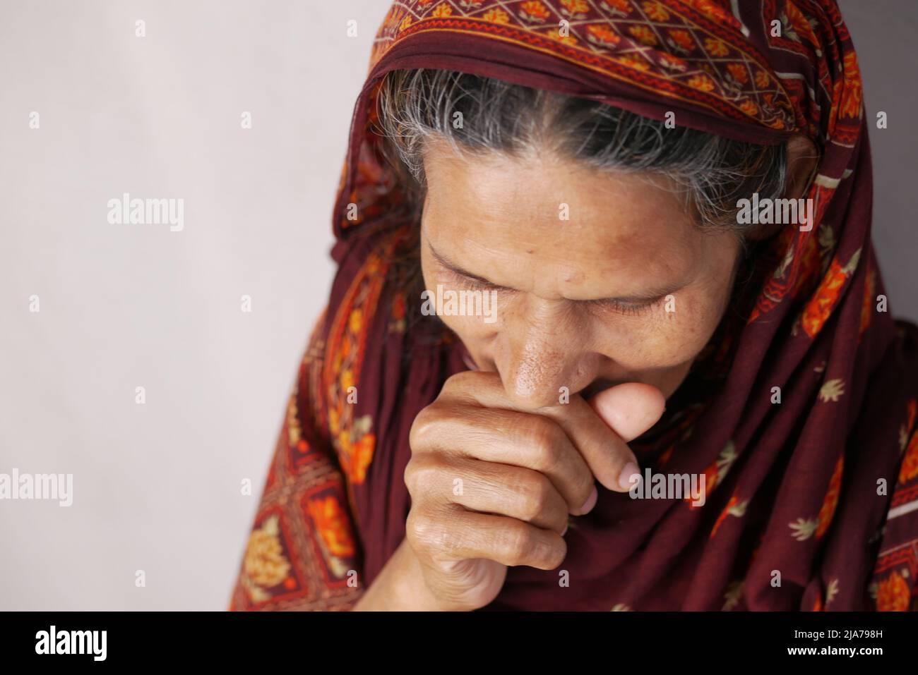 Coughing unhealthy hi-res stock photography and images - Alamy