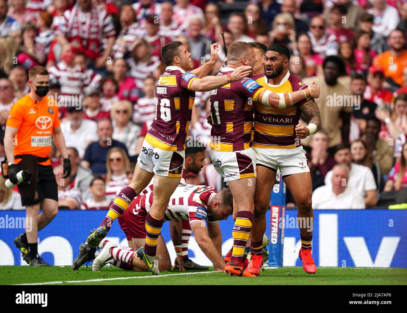 Rugby ricky full length hi-res stock photography and images - Alamy