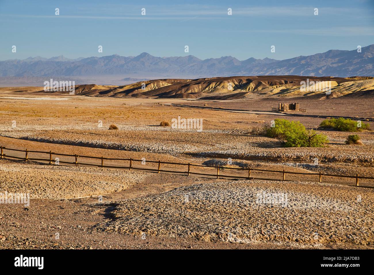 Desert fence dry land hi-res stock photography and images - Alamy