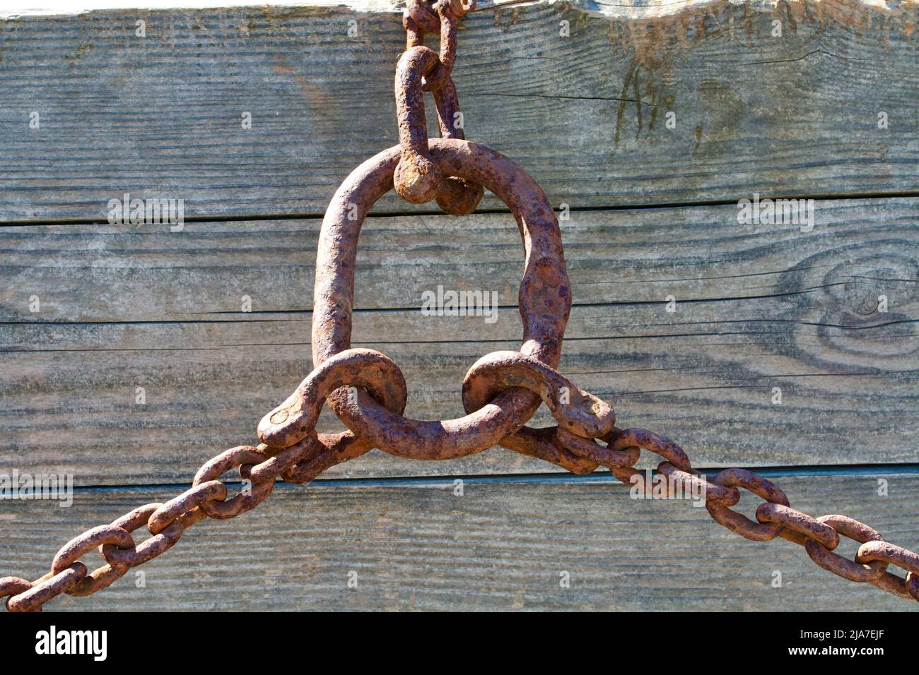 Nautical tackle - Block and chain Stock Photo - Alamy