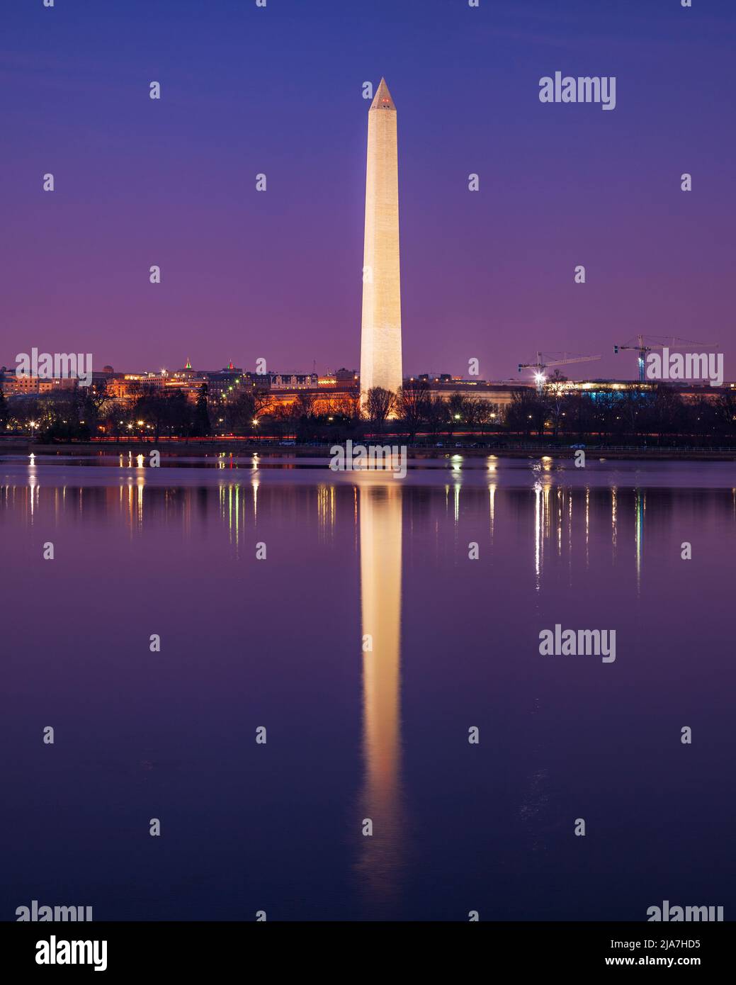 Night view of Washington Monument from the Tidal Basin in Washington ...