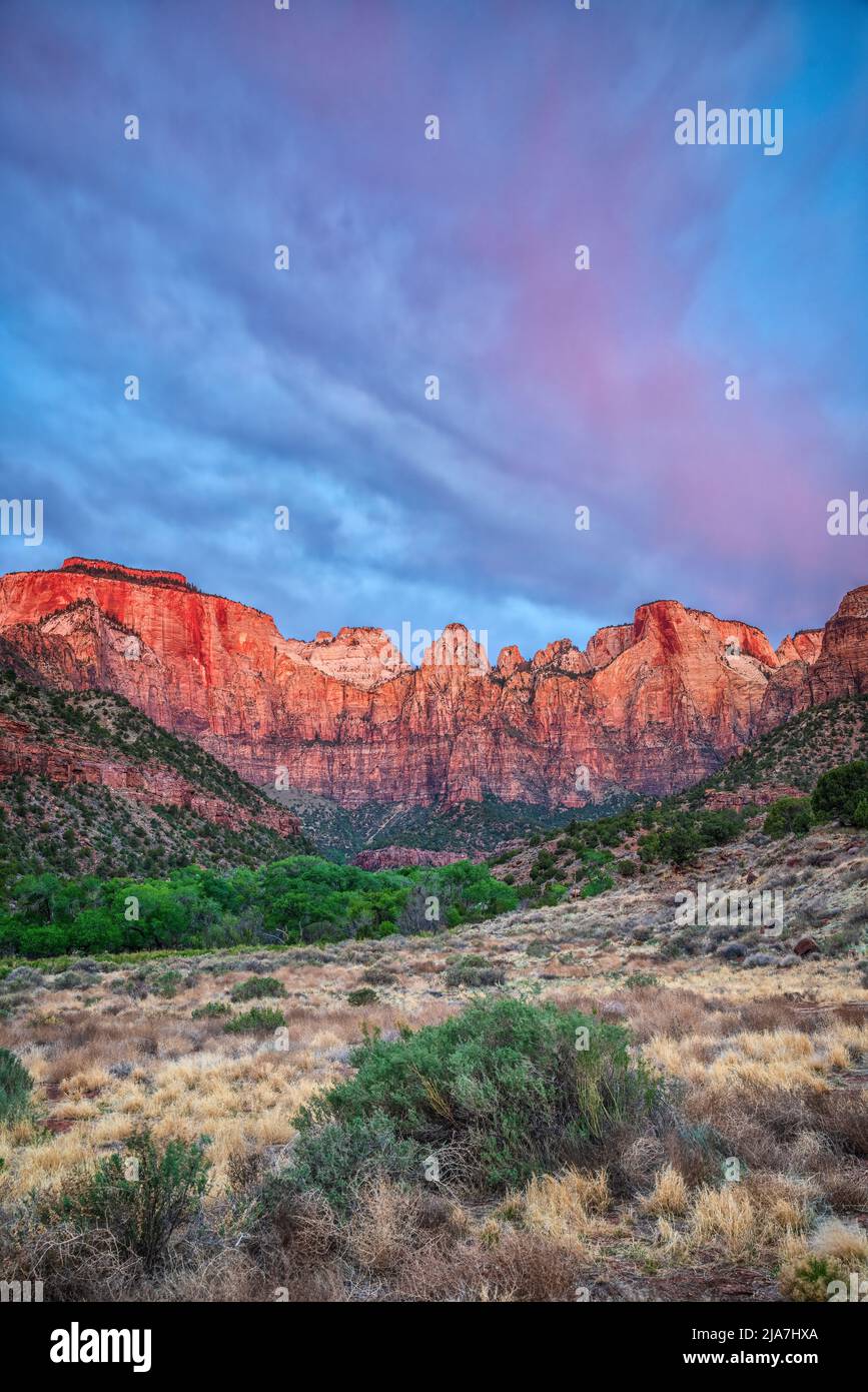 Sunrise over the Temple of the Virgins in Springdale, Utah Stock Photo ...