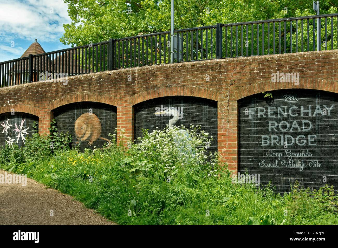 OXFORD CITY ENGLAND OXFORD CANAL PAINTING OF WILDLIFE AT THE SIDE OF ...