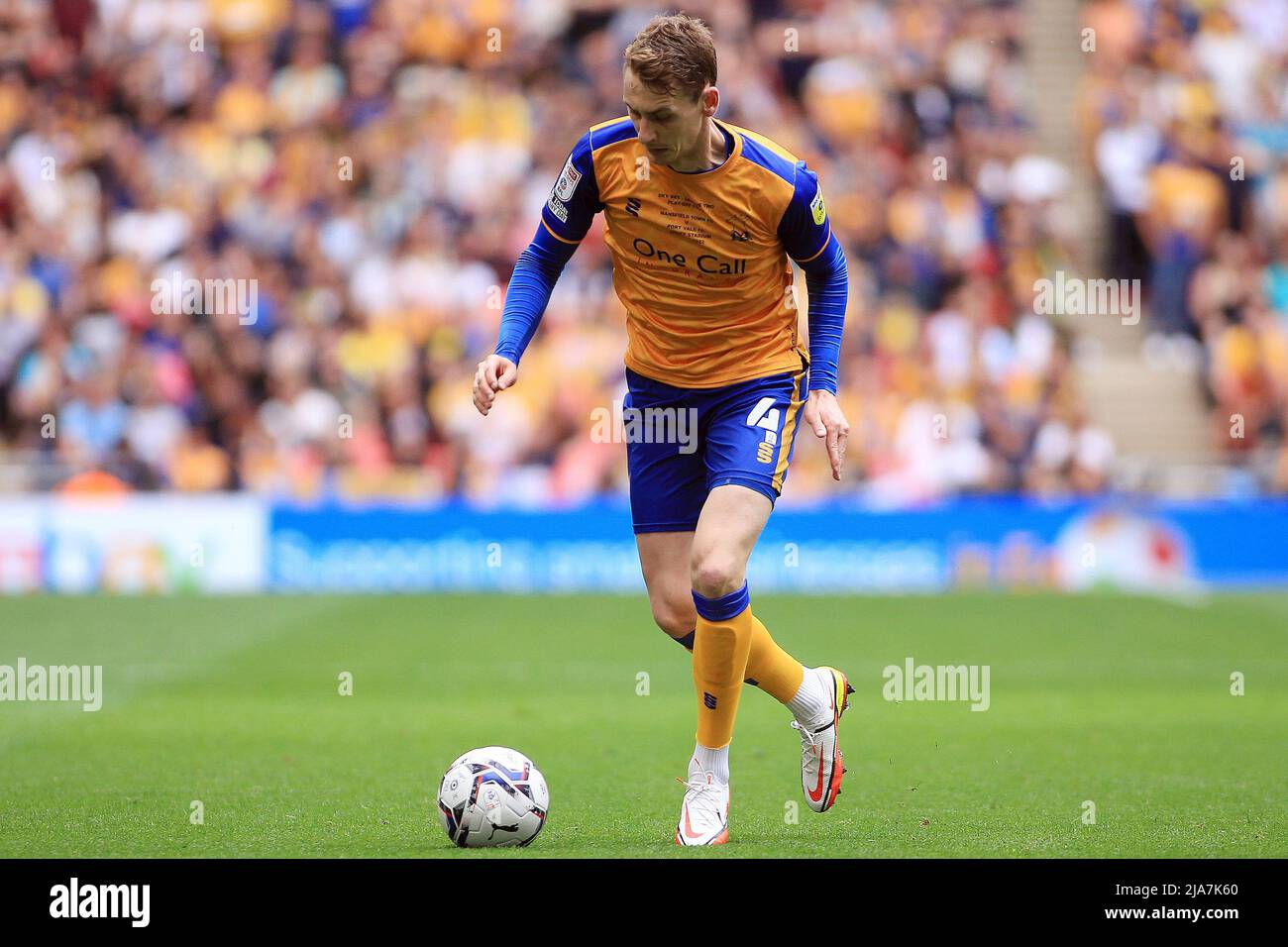 Elliott hewitt efl hi-res stock photography and images - Alamy