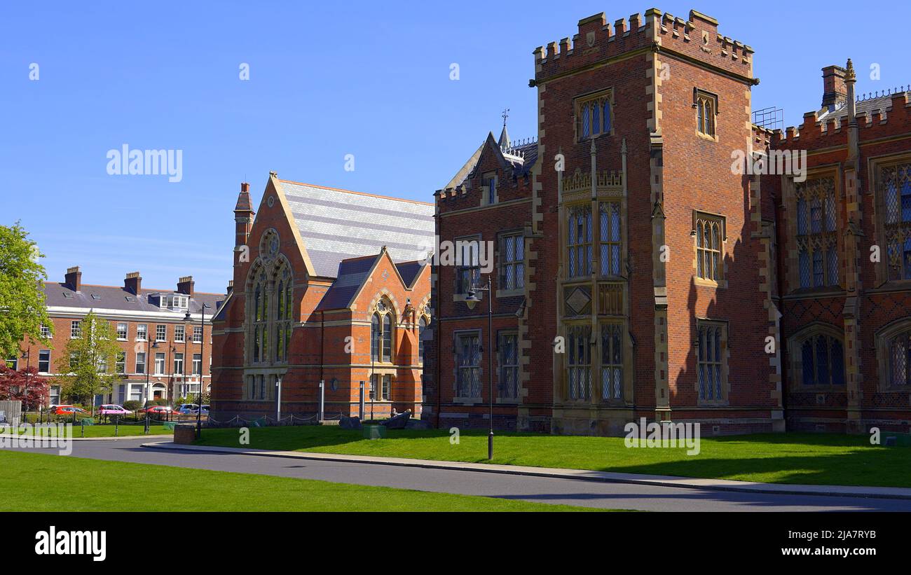 Queen university belfast hi-res stock photography and images - Alamy