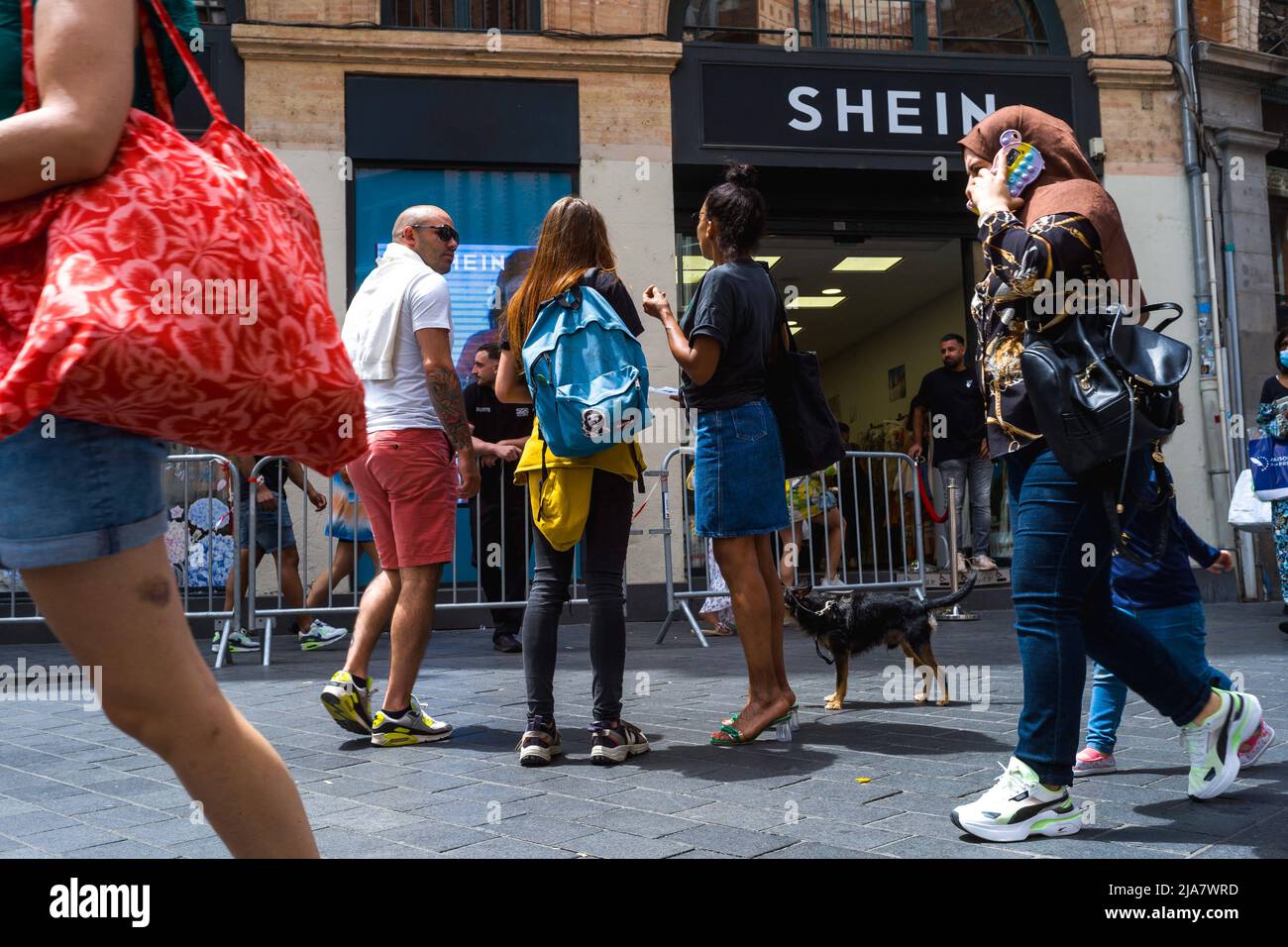 Action Extinction Rebellion against the Chinese clothing giant Shein ...