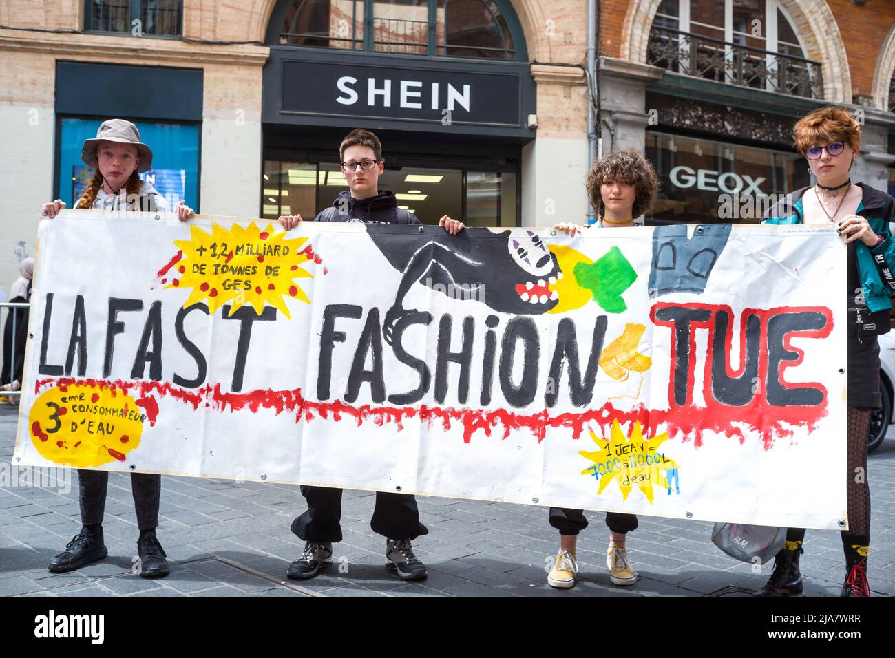 Action Extinction Rebellion against the Chinese clothing giant Shein ...