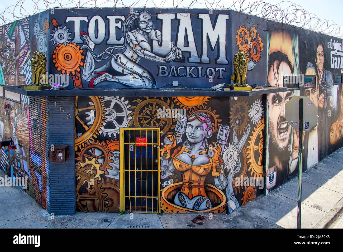 Urban art painting in Wynwood Walls, a bohemian district in Miami ...