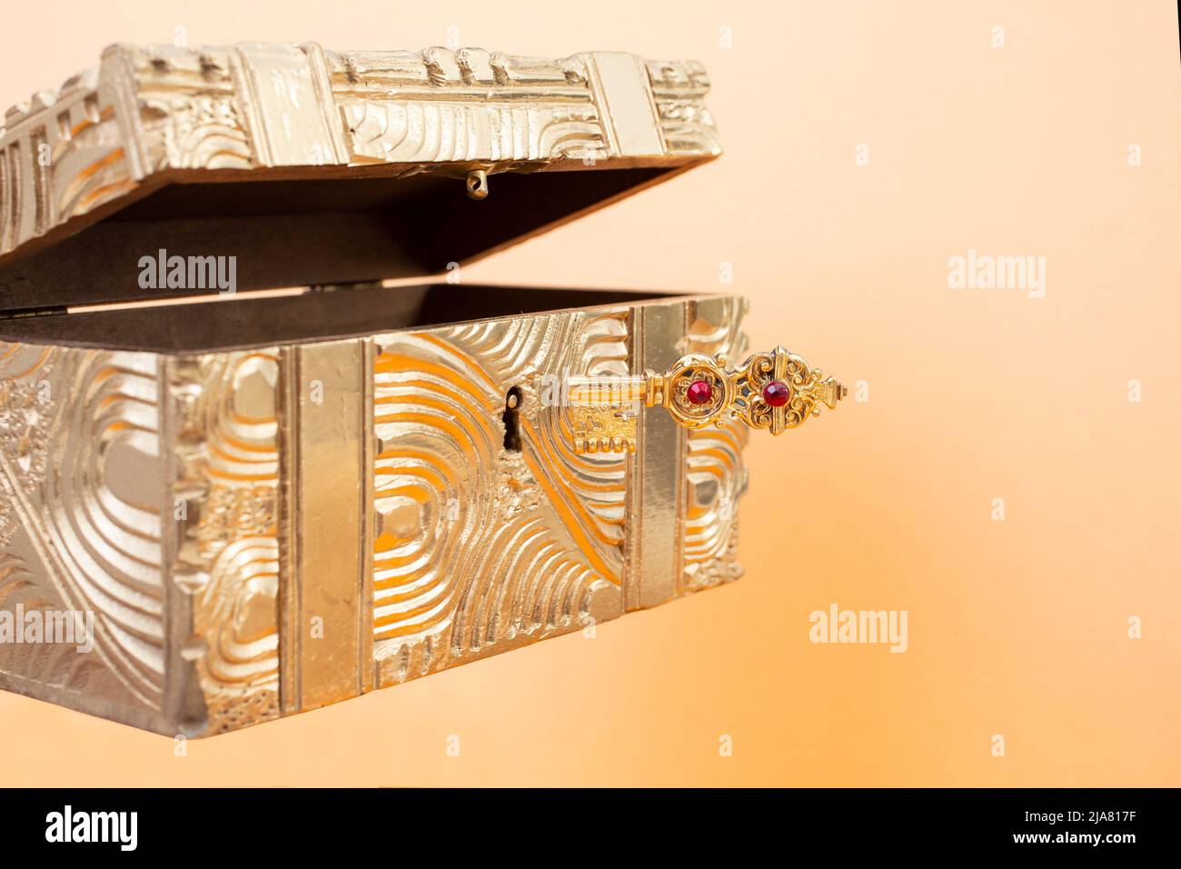 Opening the lid High Resolution Stock Photography and Images - Alamy