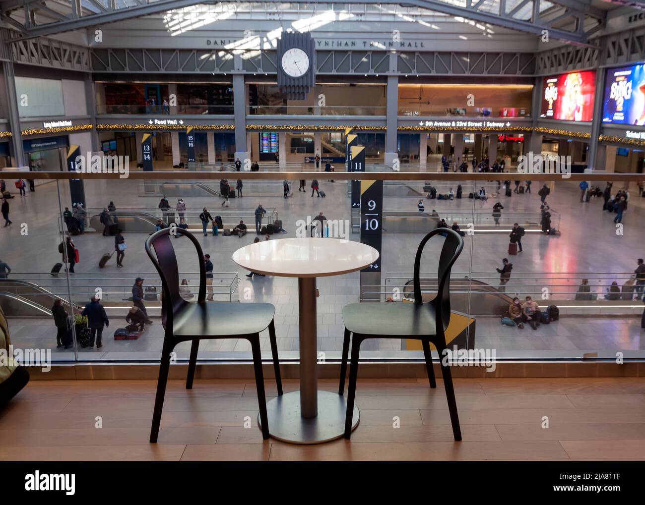 Nyc moynihan train hall hi-res stock photography and images - Alamy