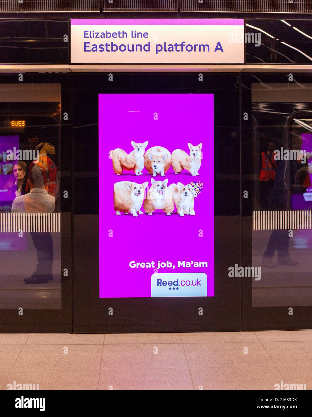 Elizabeth line trains hi-res stock photography and images - Alamy