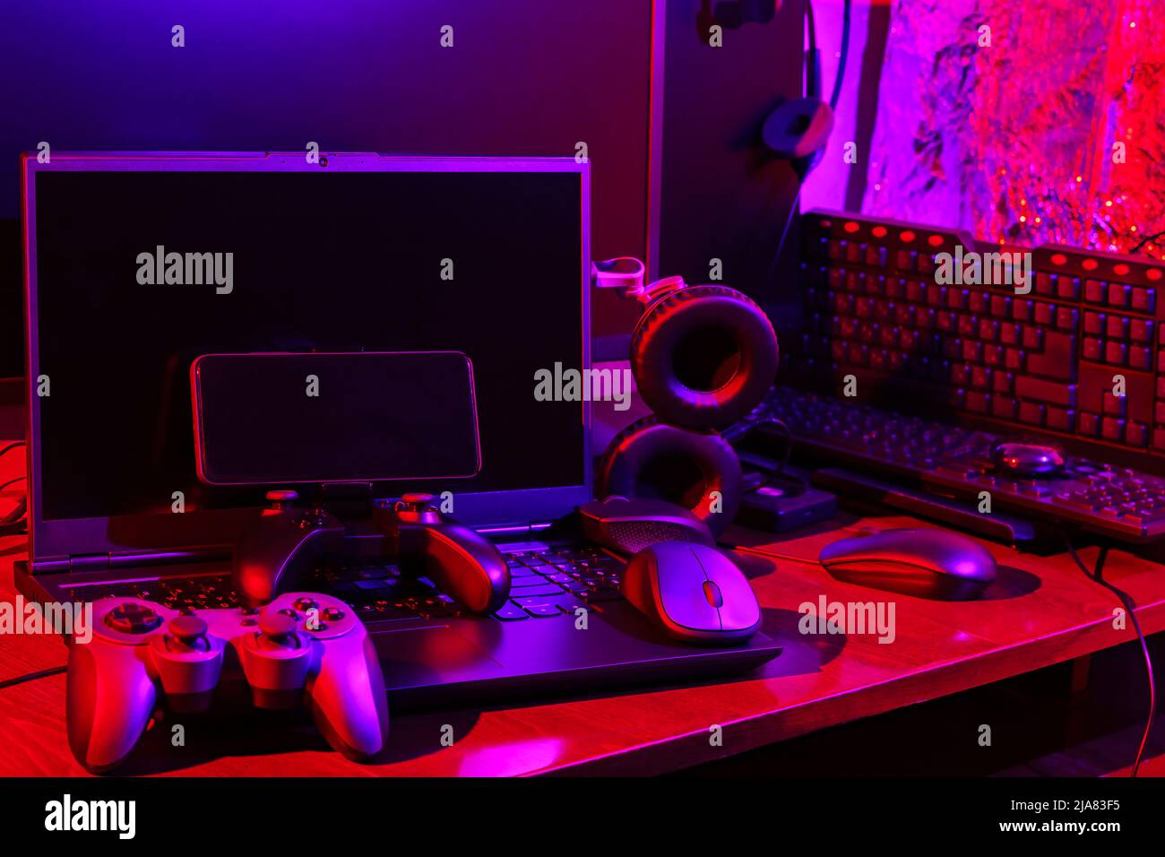 Gamers workspace hi-res stock photography and images - Alamy