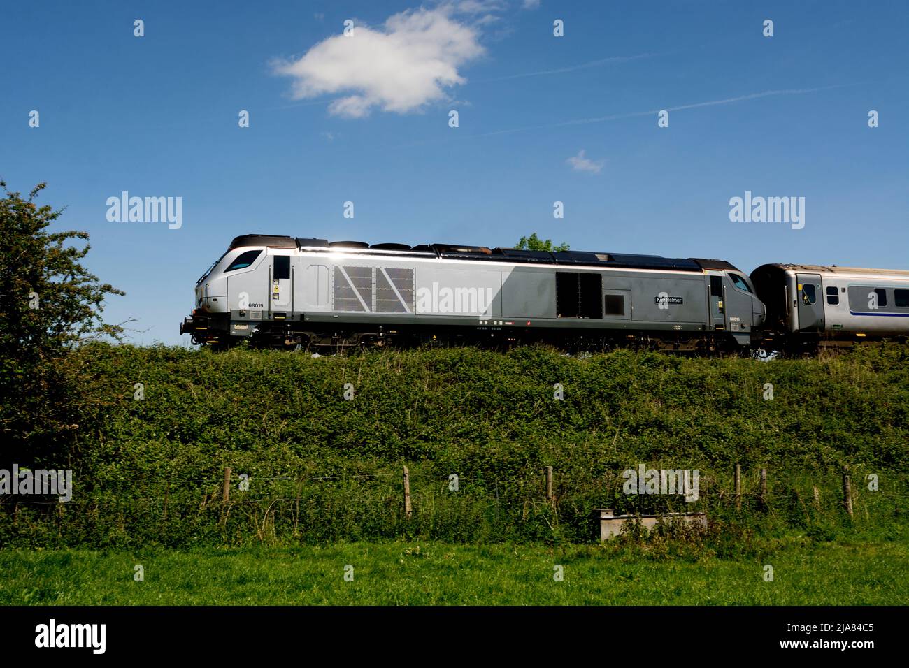 A Chiltern Railways class 68 diesel locomotive No. 68015 "Kev Helmer ...
