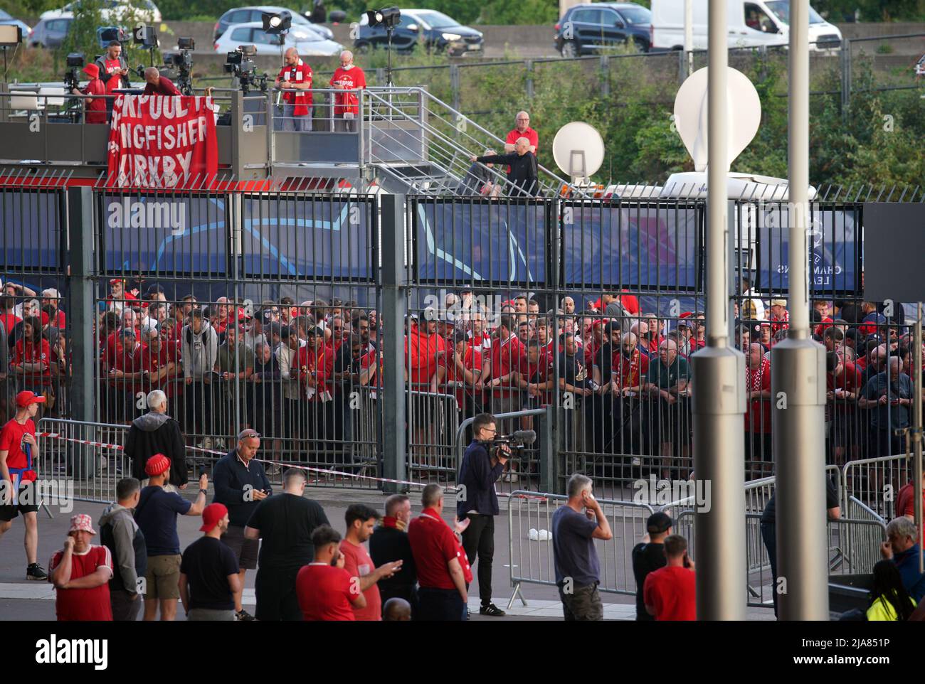 Liverpool v real madrid queue hi-res stock photography and images - Alamy