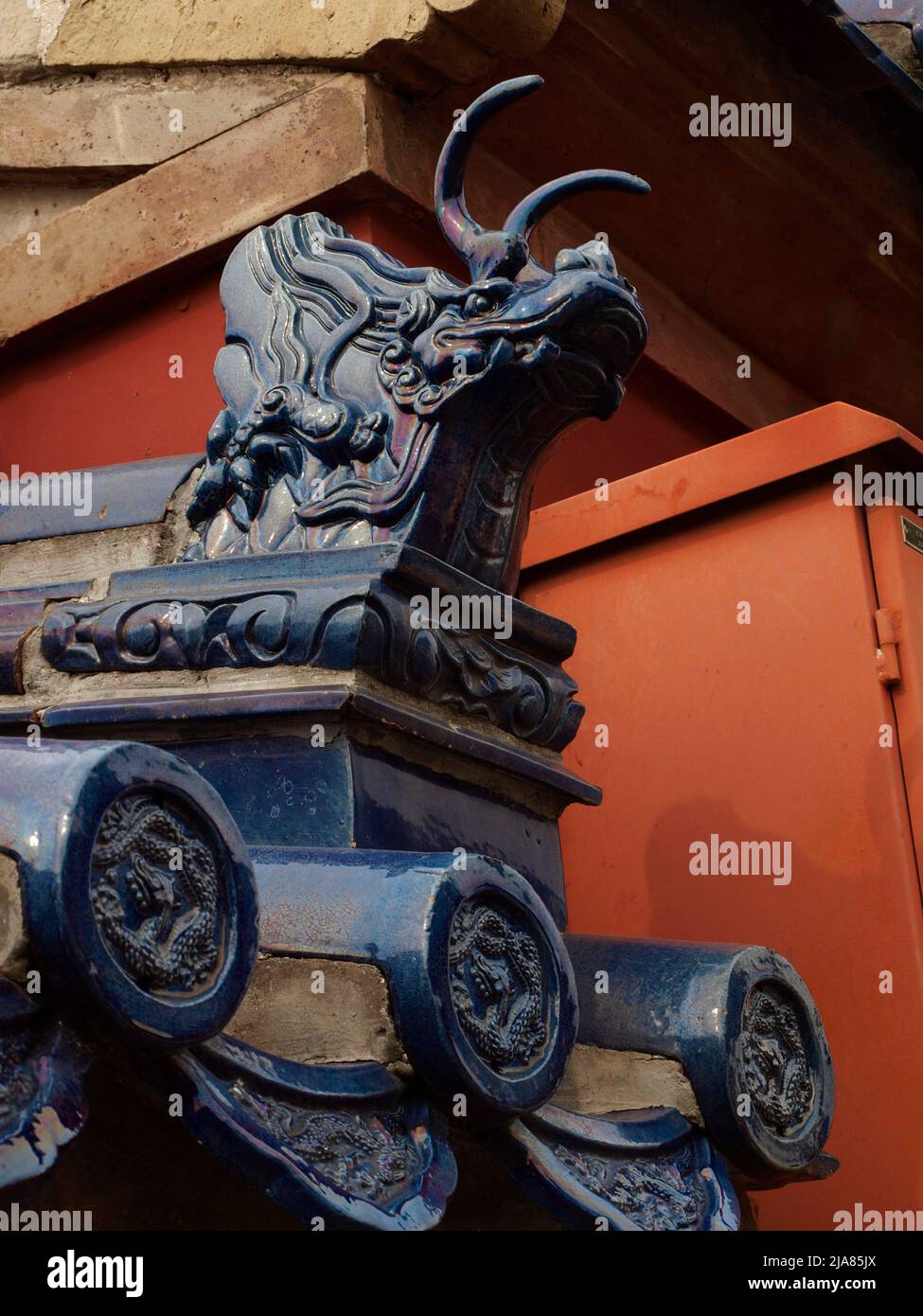 Chinese traditional ceramic tiles Stock Photo - Alamy