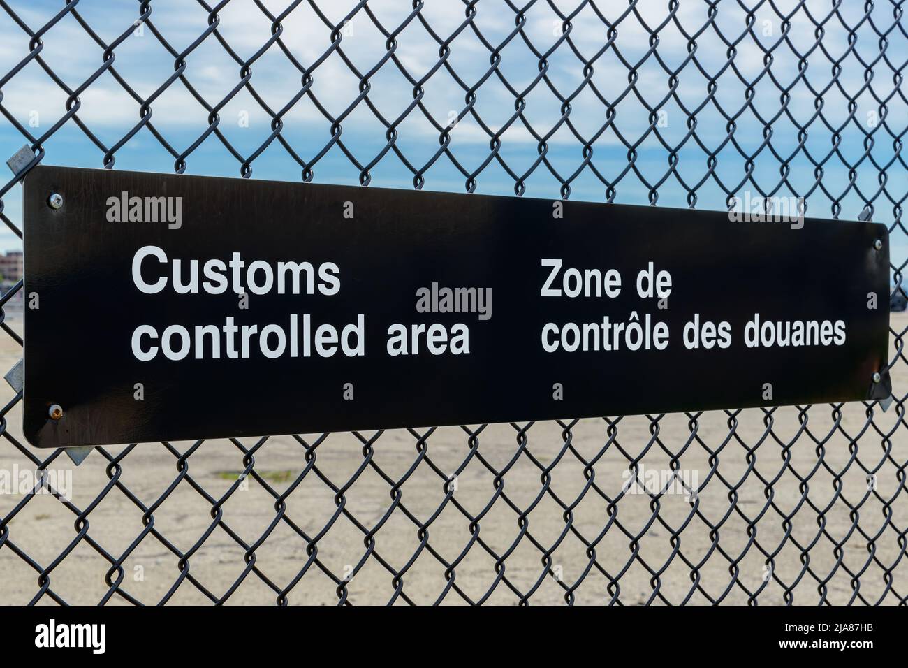 Customs controlled area hi-res stock photography and images - Alamy