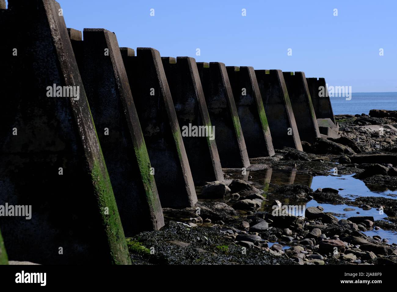 Sea wall barrier hi-res stock photography and images - Alamy