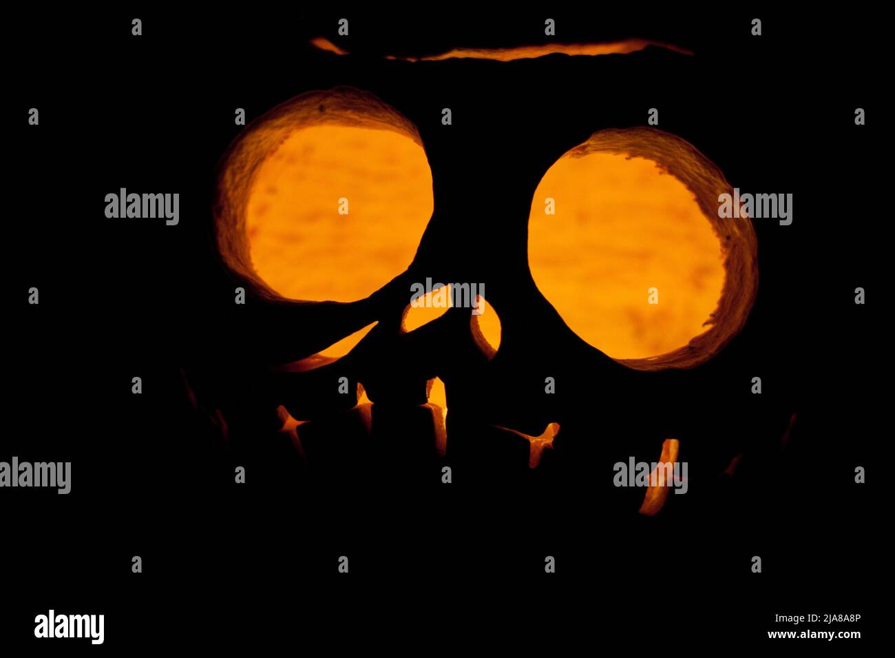 Skeleton jack o lantern head hi-res stock photography and images - Alamy