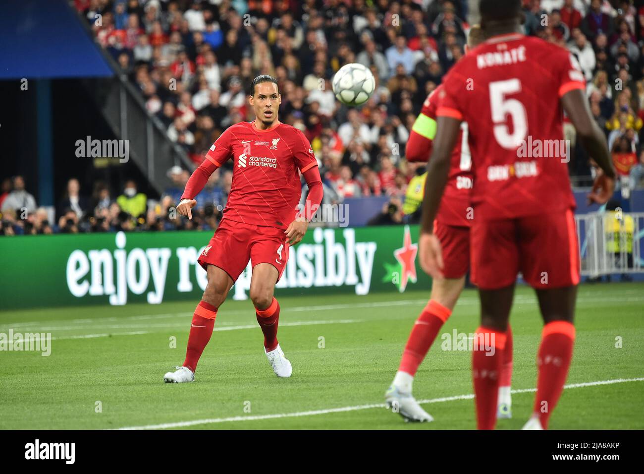 Virgil van dijk champions league hi-res stock photography and images ...