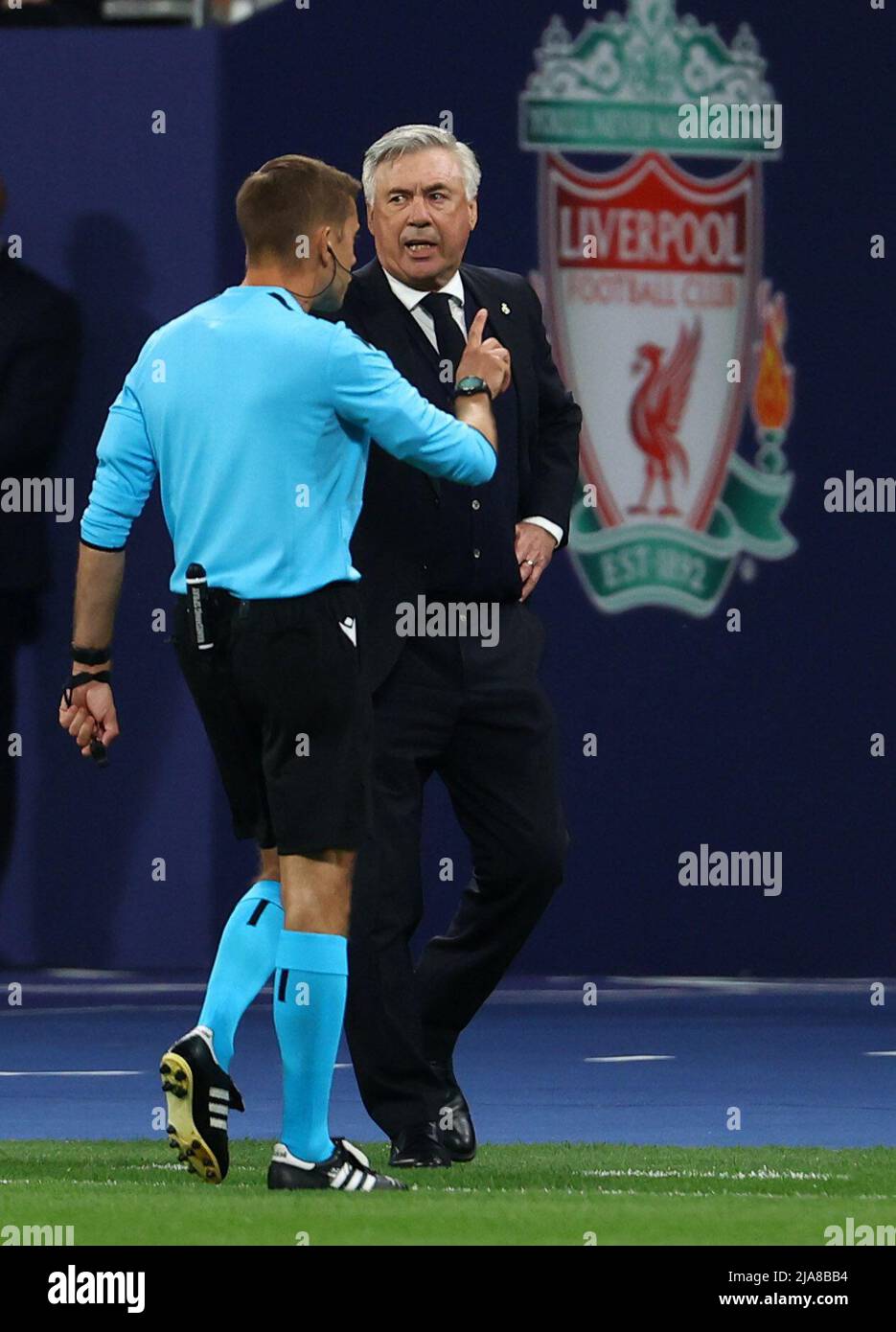 Referee clement turpin speaks hi-res stock photography and images - Alamy