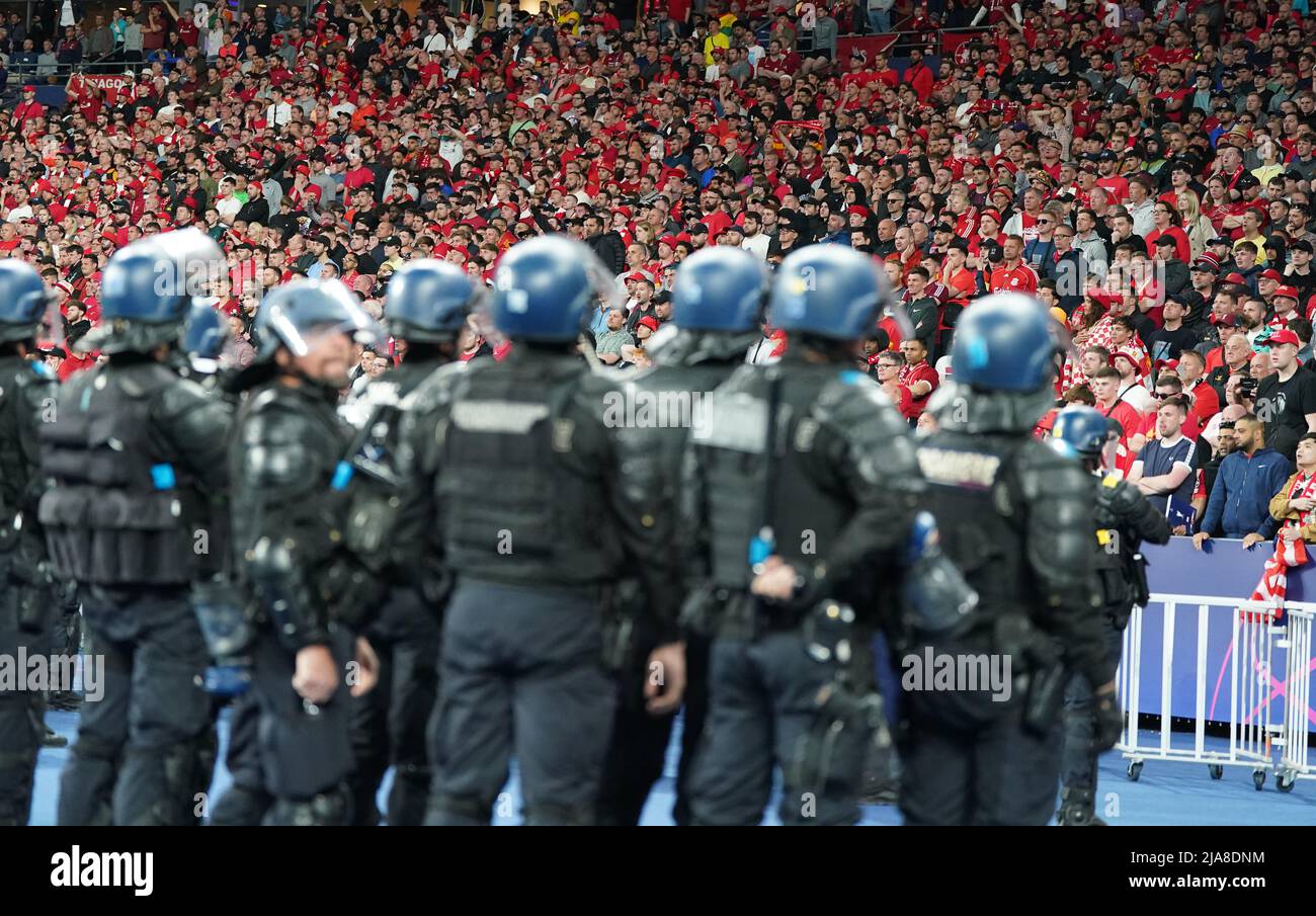 Liverpool police stade de france hi-res stock photography and images ...