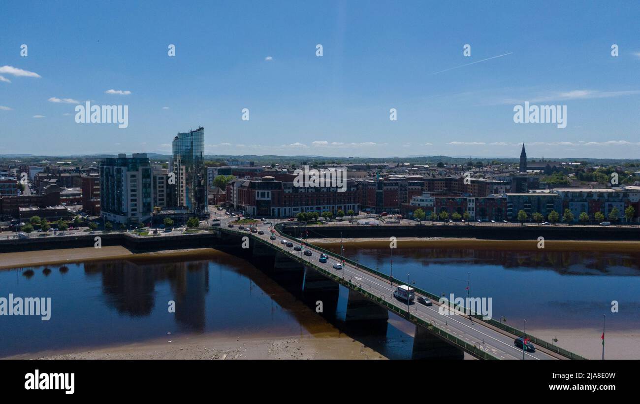 Limerick city aerial hi-res stock photography and images - Alamy