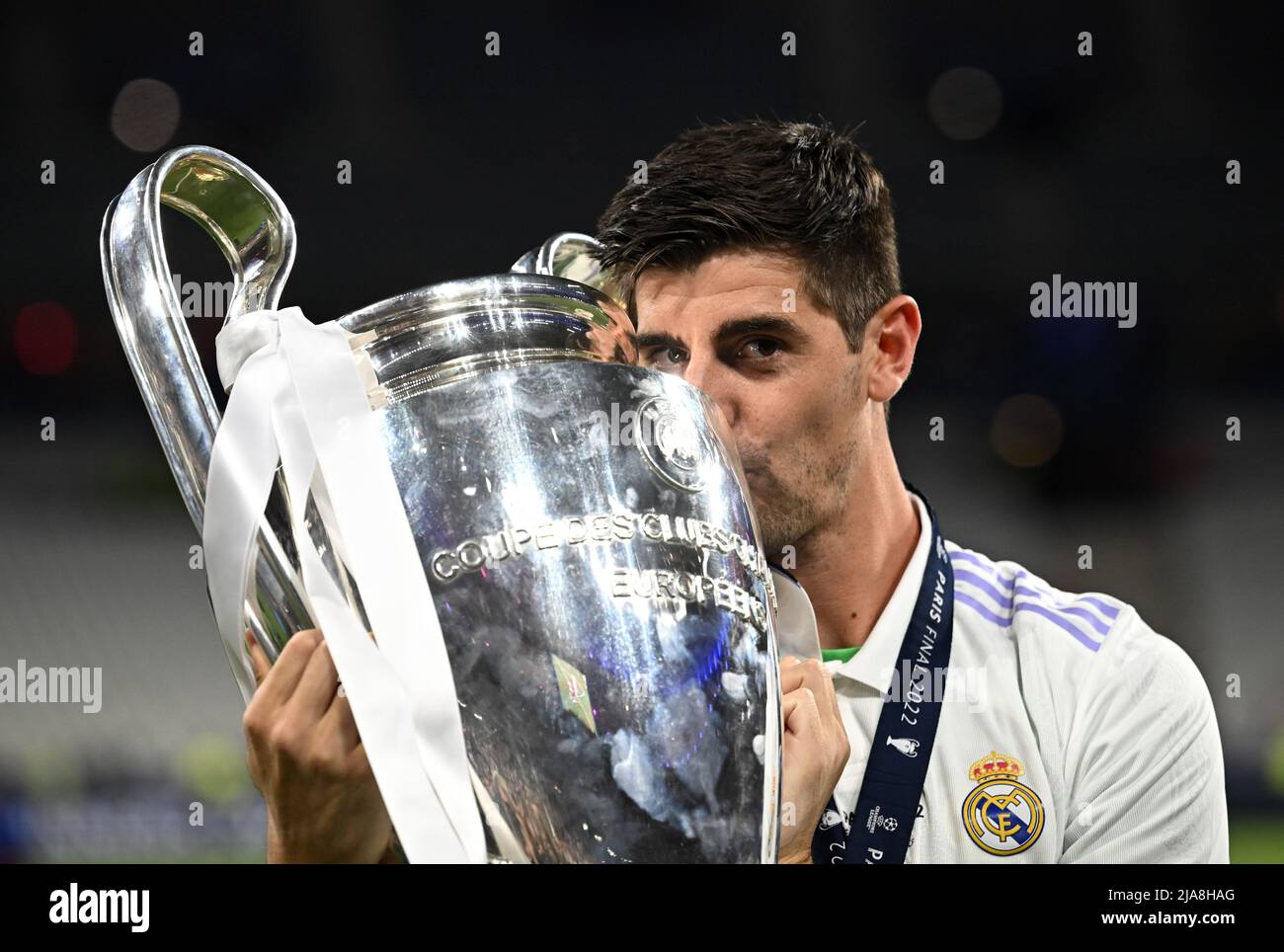 Thibaut courtois trophy hi-res stock photography and images - Alamy