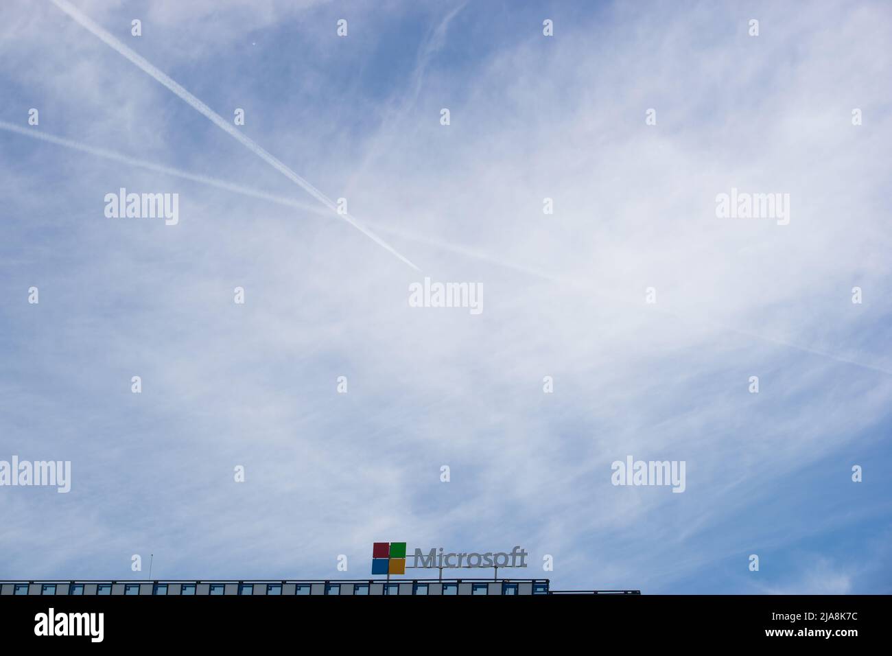 Microsoft headquarters logo sign hi-res stock photography and images ...