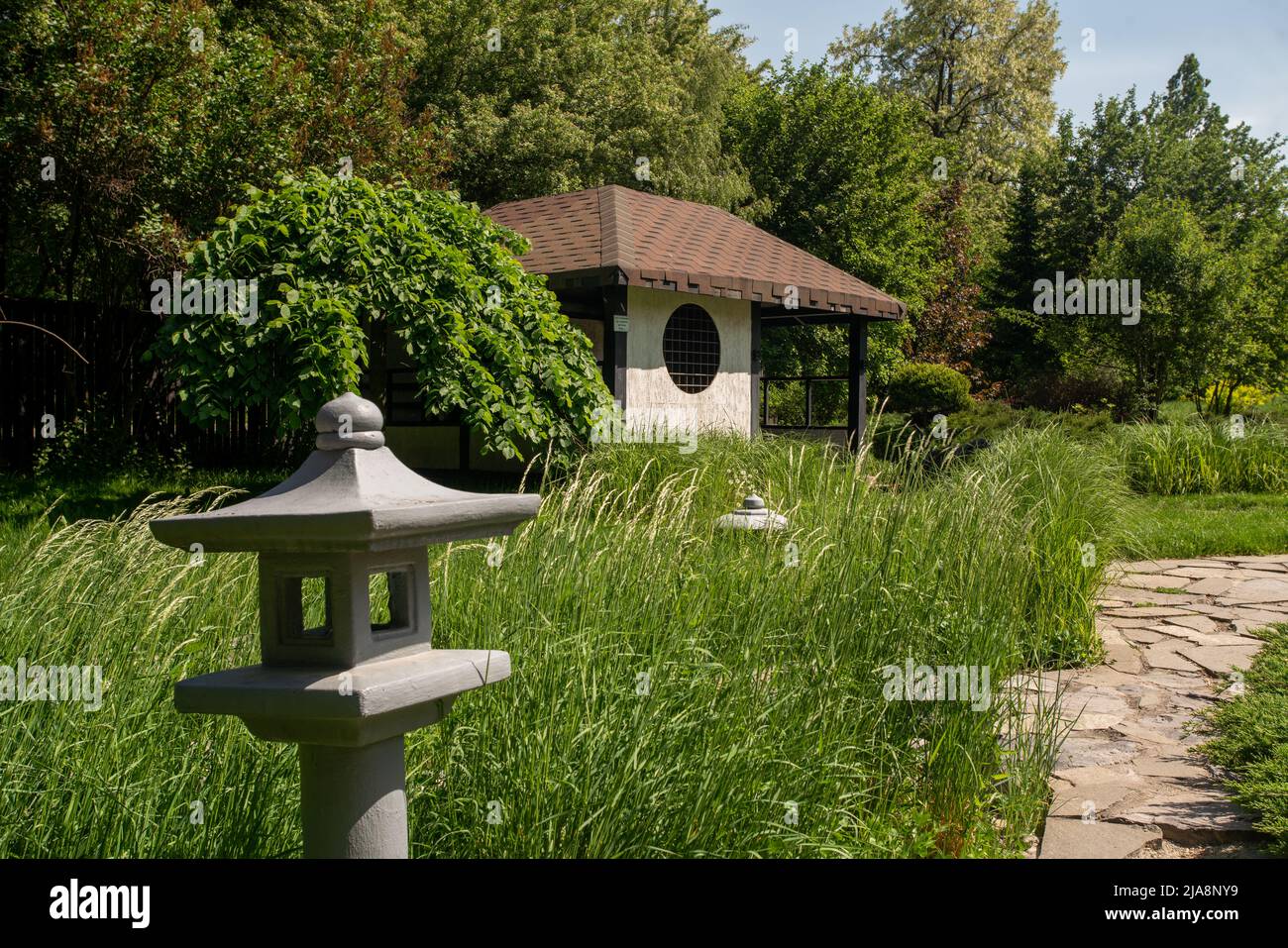 Idyllic view on Pavilion of the Japanese Garden in the Botanical Garden ...