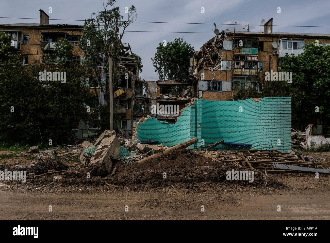 Bakhmut, Ukraine. 26th May, 2022. Destroyed buildings are pictured in ...