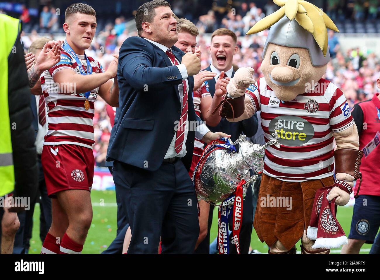 Wigan warriors mascot max hi-res stock photography and images - Alamy