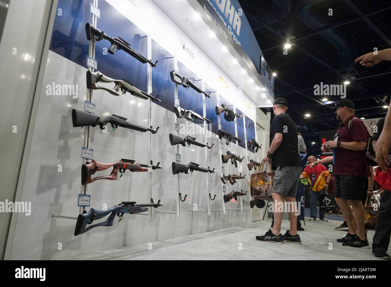 Houston, Texas, USA. 28th May, 2022. Gun enthusiasts shop for firearms ...