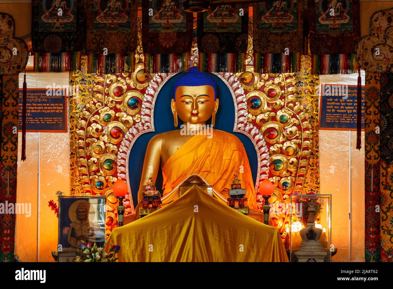 Sakyamuni hi-res stock photography and images - Alamy