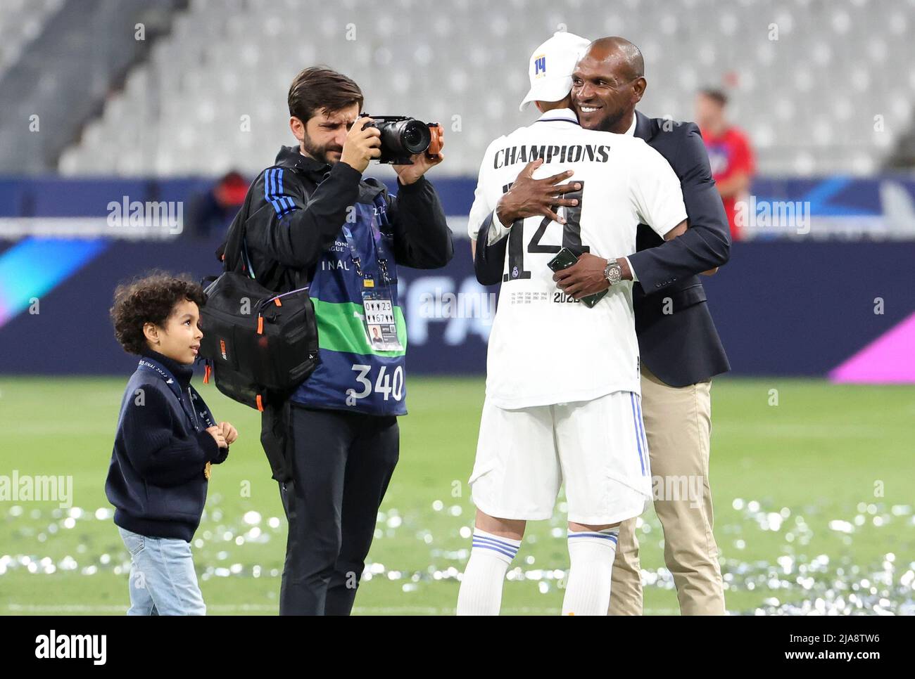 Paris, France. 28th May, 2022. Karim Benzema of Real Madrid, Eric Abidal during the celebration ...