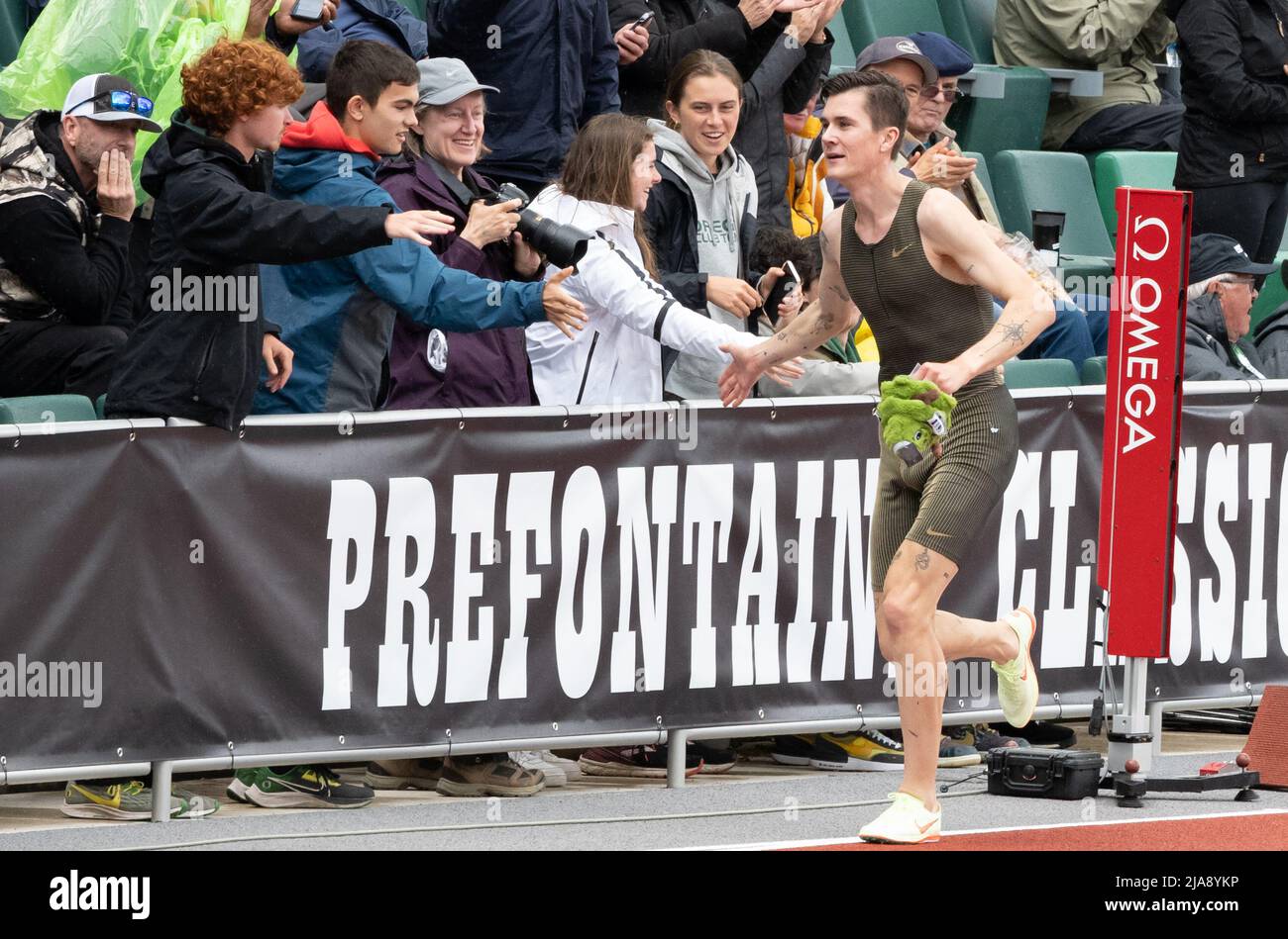 Eugene, Oregon, USA. 28th May, 2022. JAKOB INGEBRIGTSEN of Norway wins ...
