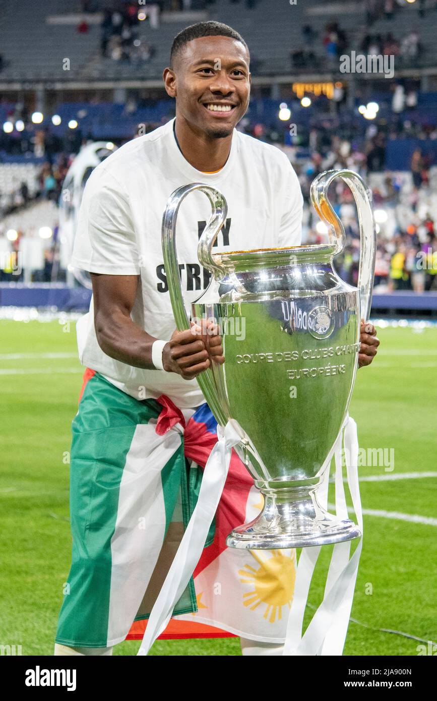 Saint Denis, France. 29th May, 2022. David Alaba of Real with a trophy ...