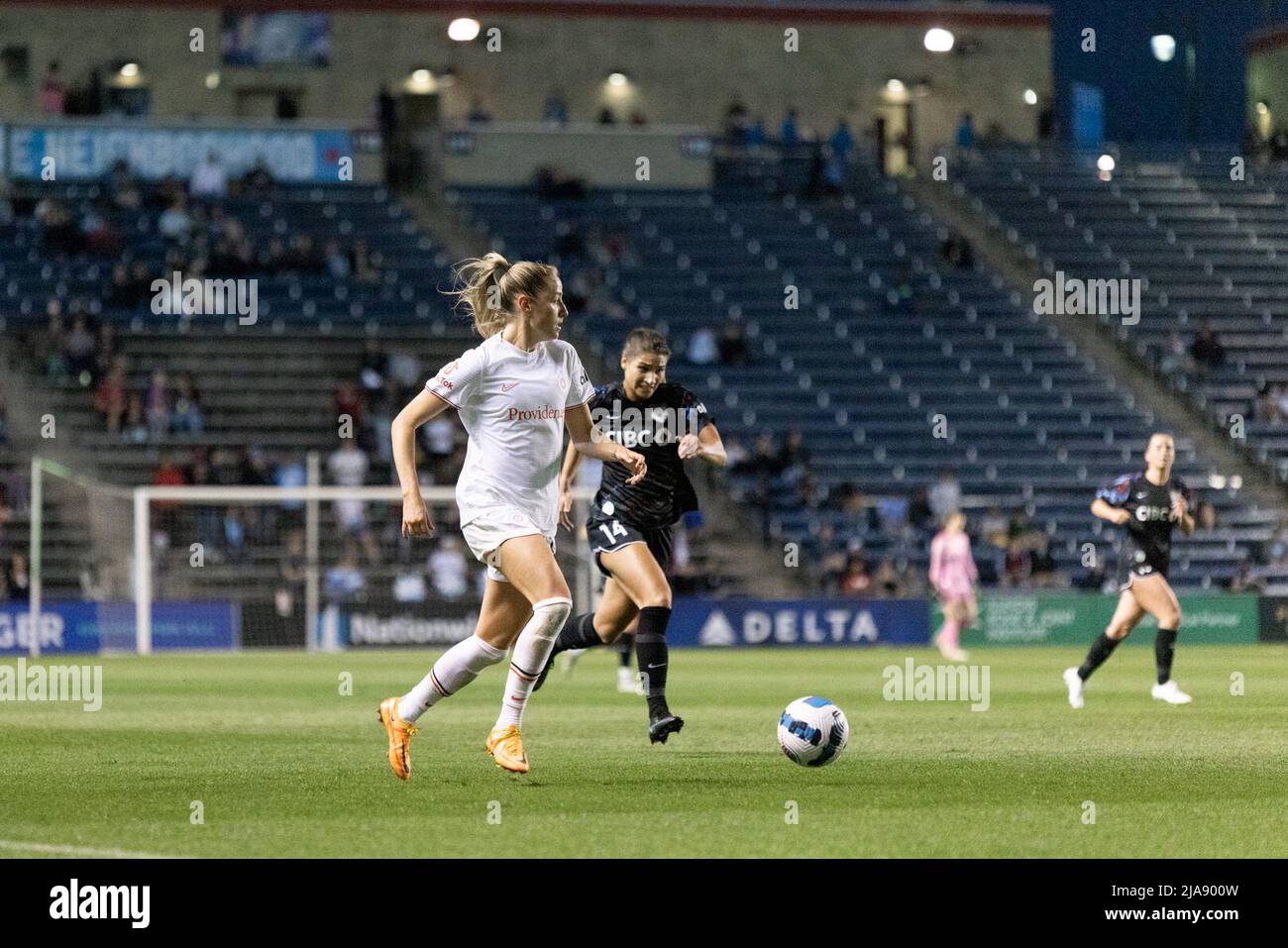Janine Becky (16 Portland Thorns FC) in action during the football ...