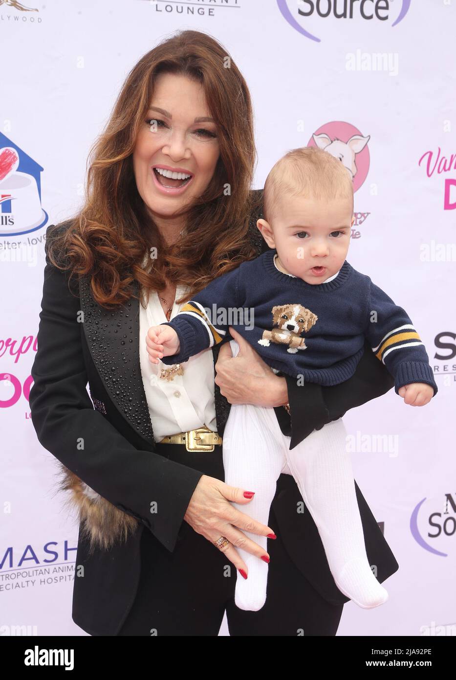 Lisa vanderpump 2022 hi-res stock photography and images - Alamy