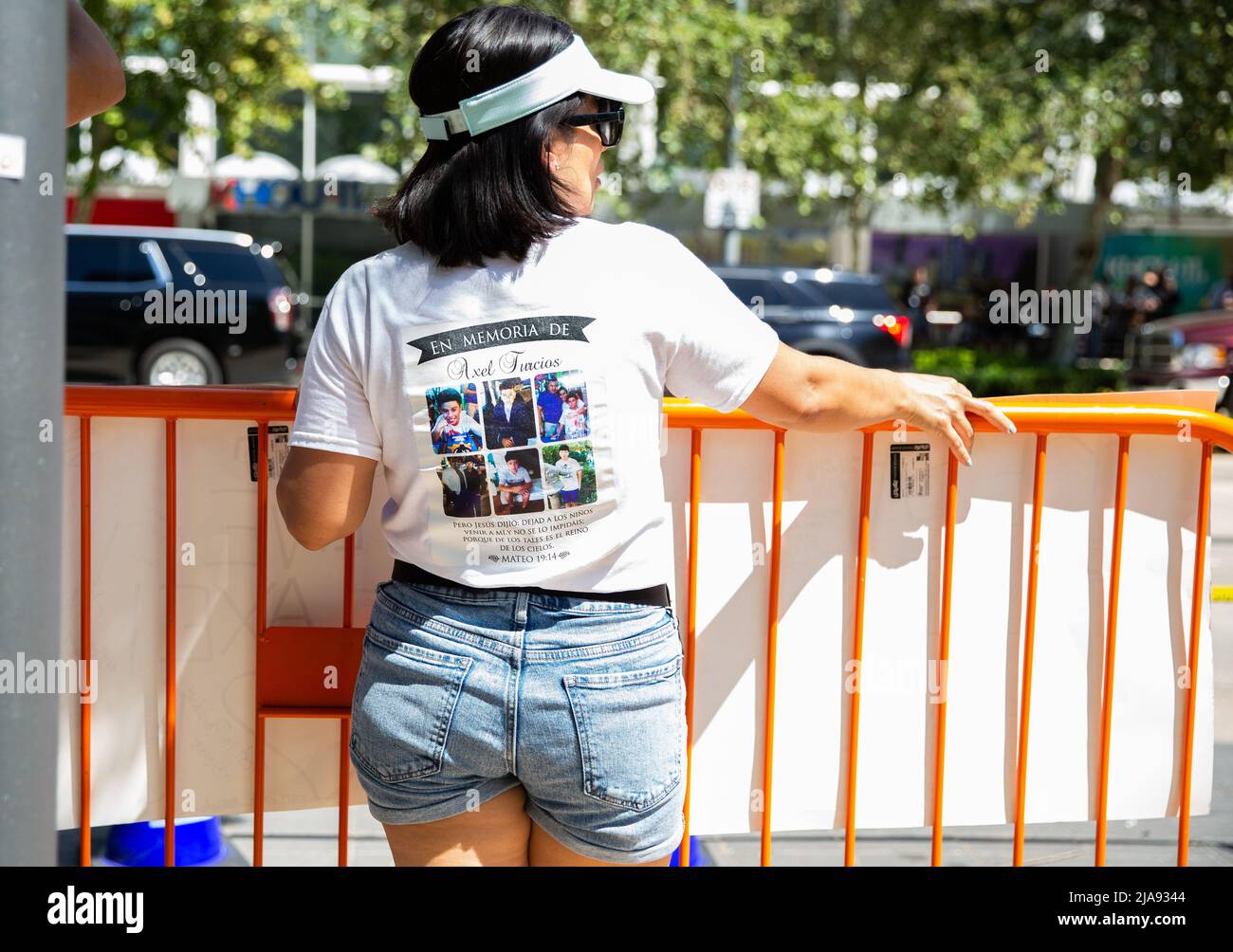 Houston, USA. 28th May, 2022. The Turcios gather to protest outside of ...